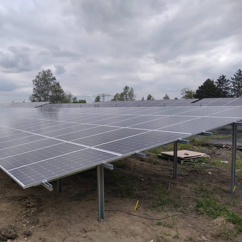 Bodenmontierte Solaranlagen 3V (3 vertikal – 2 Pfosten) - Alcon PV